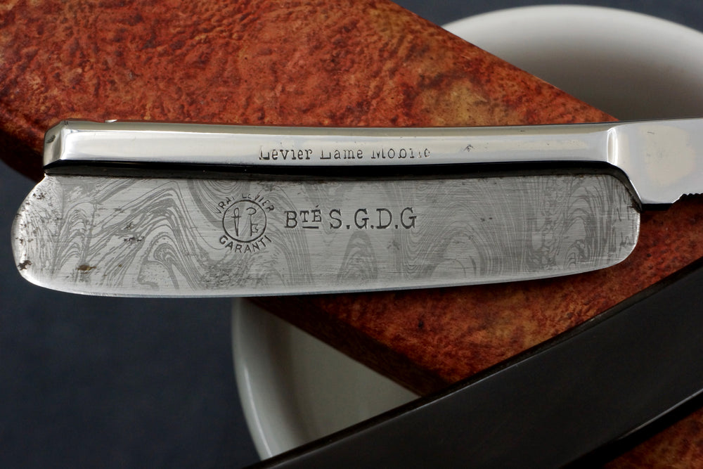 Rasoir droit français entièrement restauré des années 1800 - Fabriqué