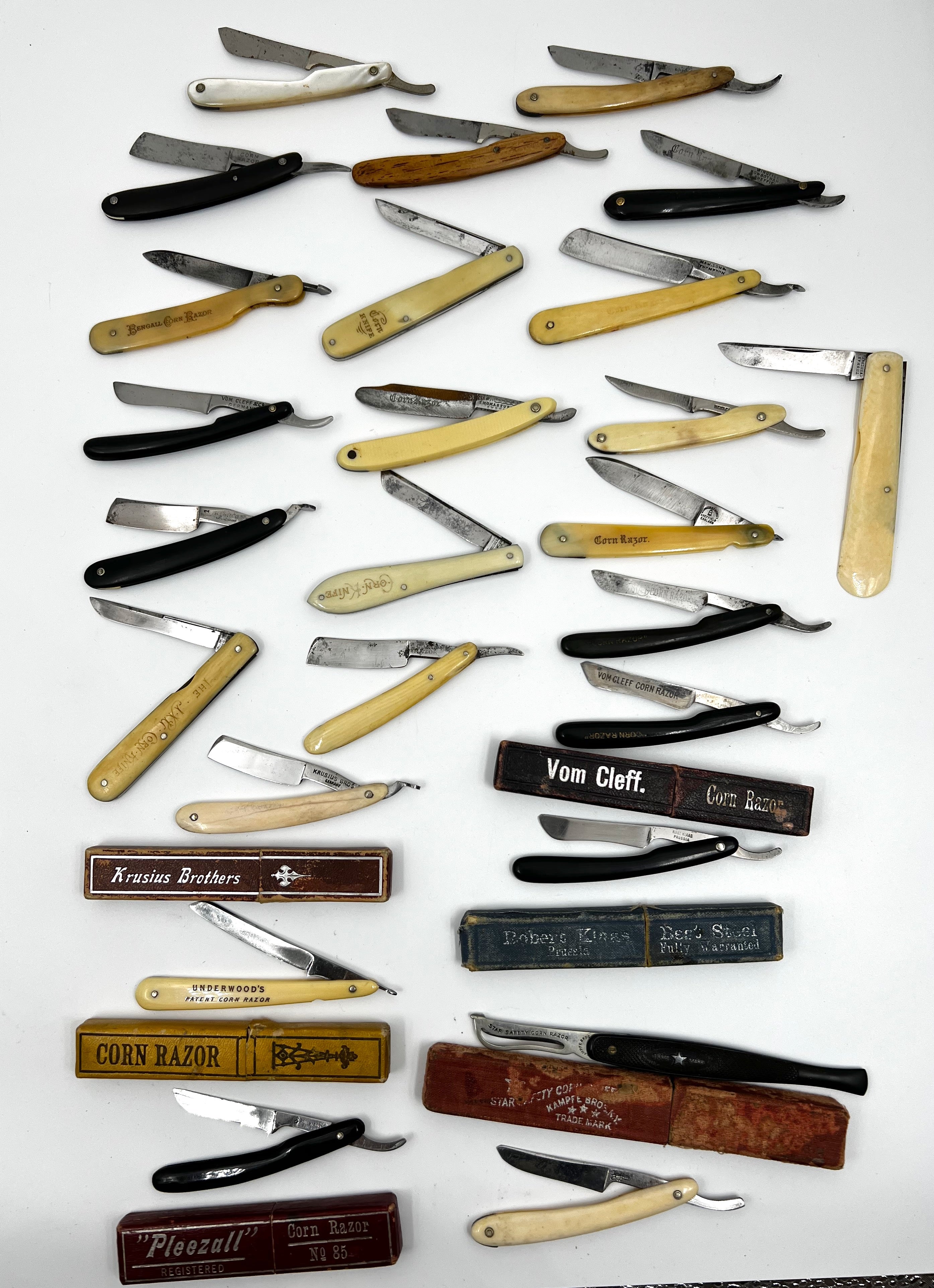 Vintage Straight Razors | Old Fashioned Razor | Vintage Shaving Razors ...
